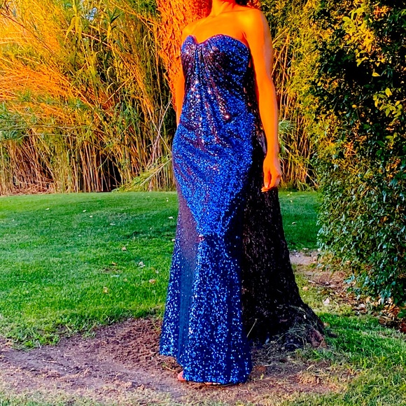 La Femme | Dresses | Sequin Blue Heart Shape Dress | Poshmark
